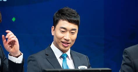 포토 아시안게임 롤 성승헌 캐스터 감회가 새로운 표정