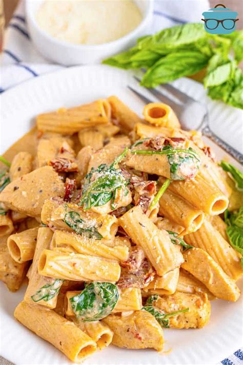 Tuscan Chicken Pasta The Country Cook