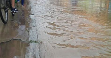 G1 Chuva Forte Alaga Rua Em Valença Rj Notícias Em Sul Do Rio E
