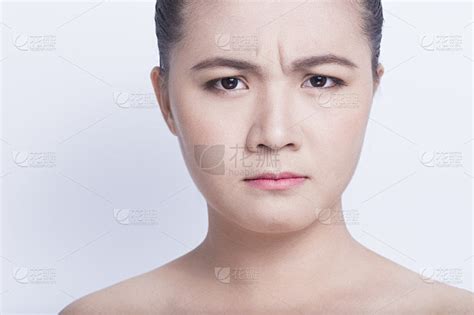 美丽的亚洲女孩的情感镜头