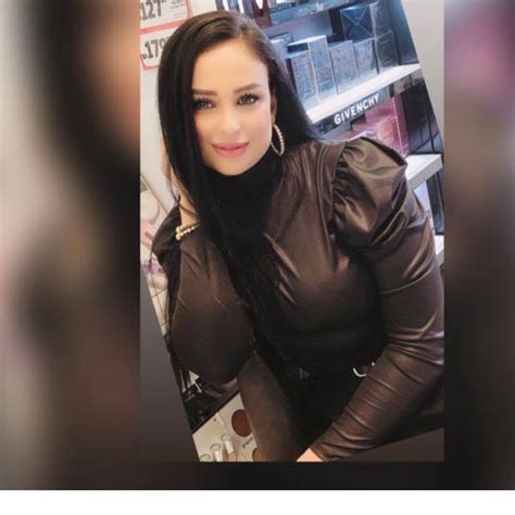 אינשראח עלי קוסמטיקאית