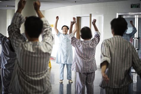 【图集】全球精神疾病超10亿人，我国精神卫生领域面临“人才荒” 界面新闻 · 影像