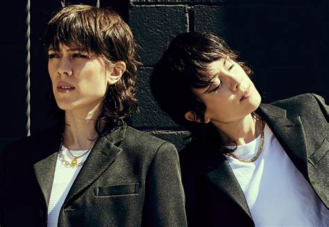 Flood Tegan And Sara Explore Both Sides Of A Wounded Relationship On Faded Like A Feeling
