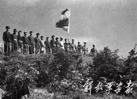 战旗飘扬 “渡海先锋营”抢滩登陆海南岛手机新浪网