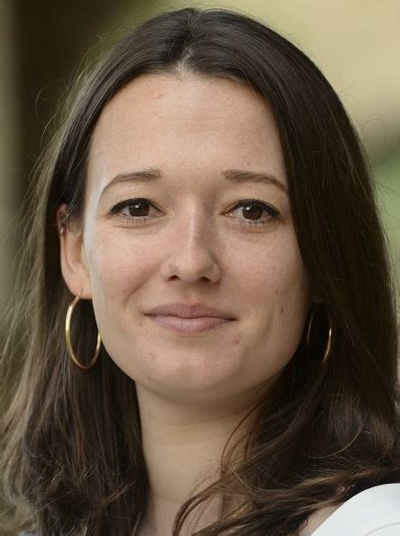 Laura Van Megen Over NOS