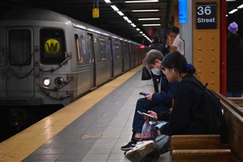 Víctima De Tiroteo En El Metro De Nueva York Demanda A Glock