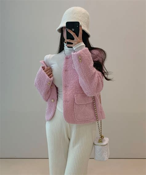 마농드제이 🖤울56국내제작🖤 노카라 라운드 금장 포켓 부클 뽀글이 트위드 퍼 울 자켓
