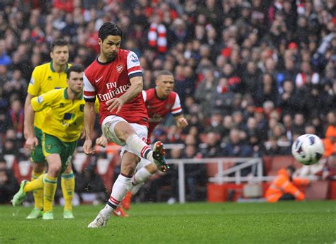 Video Arsenal 3 1 Norwich Highlights Gunners Strike Late To Rescue