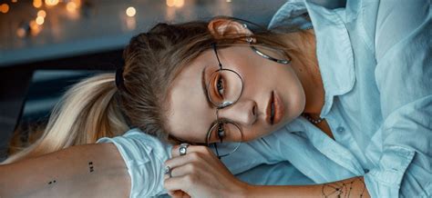 Eye Catching Make Up Tricks For Eyeglass Wearers Framesbuy