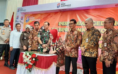 Kantor Baru Bank Sukoharjo Senilai Rp8 Miliar Diresmikan Bupati Terdiri Dari 3 Lantai