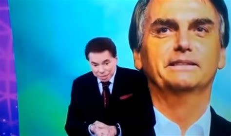 Bolsonaro liga para Sílvio Santos ao vivo e é elogiado pelo
