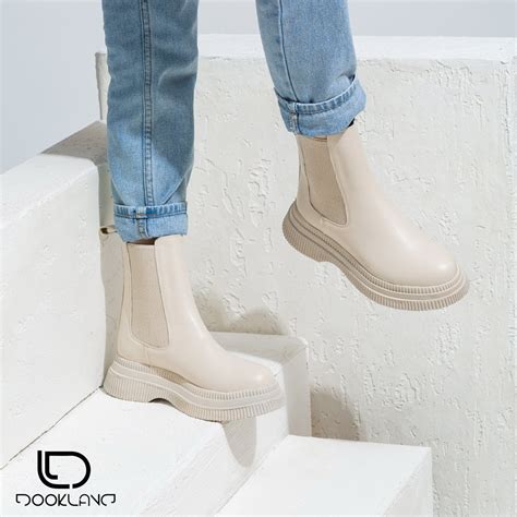 خرید انواع بوت و نیم بوت زنانه و دخترانه شیک و مدرن