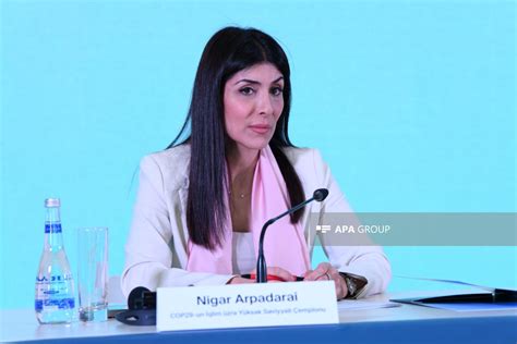 Championne De Haut Niveau Sur Le Changement Climatique De Nombreux