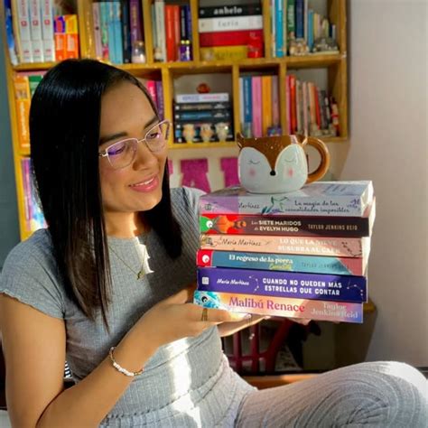 V A N E S A 💜 Vanebooks • Threads Say More