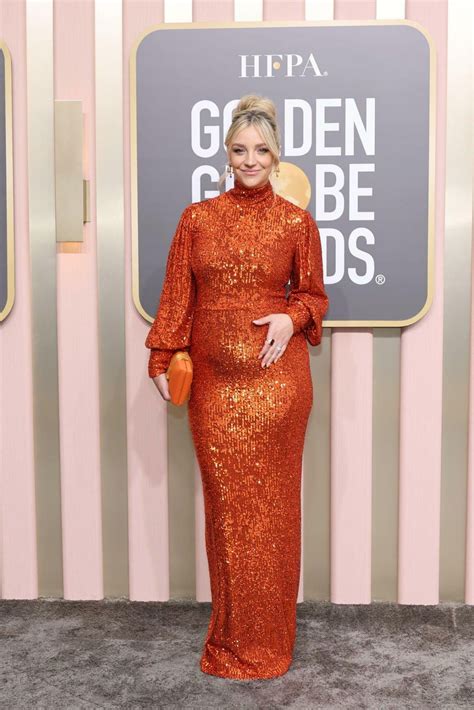 Abby Elliott Golden Globe Awards 2023 • Celebmafia