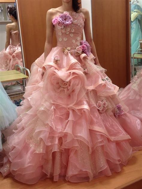 「お花が散りばめられたプリンセスみたいなドレス！」ピンクにお花が散りばめられたとても可愛らしいドレスです。私に 口コミ・評判｜tig