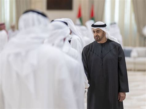 رئيس الدولة يواصل تقبل التعازي لليوم الثالث في وفاة طحنون بن محمد من