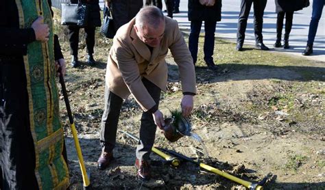 Започва изграждането на нова тротоарна пешеходна алея