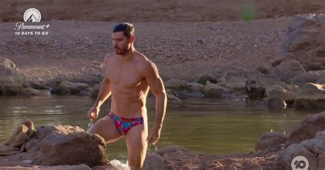 Auscaps Simon Mee Shirtless In Australian Survivor Brains V Brawn 8