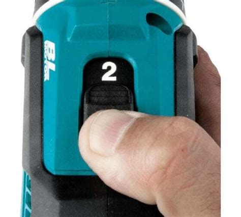 Аккумуляторная дрель шуруповерт Makita LXT DDF Z купить цена в интернет магазине Striwer