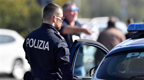 Italien Tochter versklavt Polizei nimmt verdächtige Eltern fest WELT