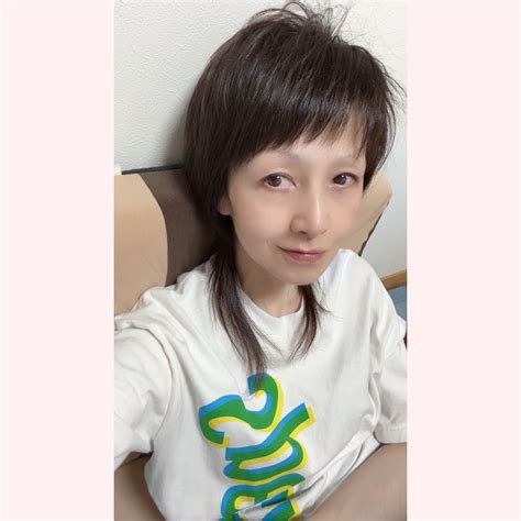 おはようさん🐌 ••┈┈┈┈┈┈┈┈┈┈┈┈┈┈┈┈•• 昨日 母からの 開口一番 「明日 福田こうへい だから あんだ 絶対 休み