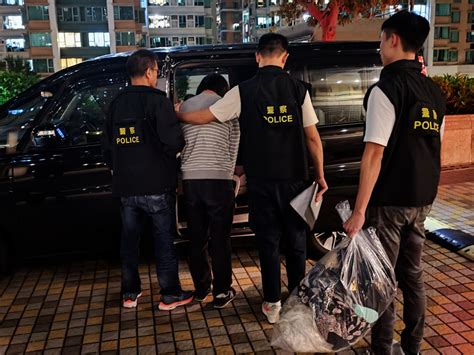 警拘一人 涉潛入德望學校女廁偷窺或偷拍 新浪香港