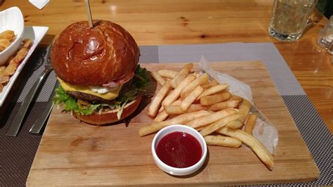 Lenbach Restaurant And Bar Dalian Restaurant Reviews Photos And Phone Number Tripadvisor