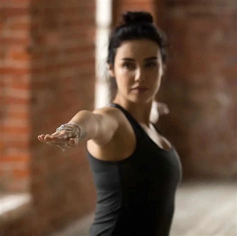 Kracht Opbouwen Met Yoga Met Deze 5 Yoga Oefeningen Wordt Je Echt Ste
