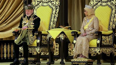 King Sultan Ibrahim Iskandar 65 Was Crowned In A Traditional Ceremony At The National Palace