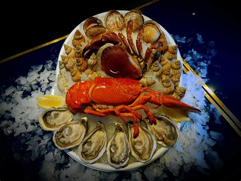 Plateaux De Fruits De Mer LE KING Comptoir Des Mers