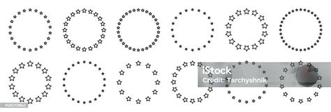 다양한 크기의 별들이 원으로 배열되어 있습니다 둥근 프레임 테두리 검은 별 윤곽선 간단한 기호 디자인 요소 장식품 라인 아트 벡터 일러스트 레이 션 0명에 대한 스톡 벡터