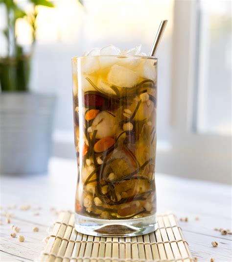 Che Sam Bo Luong Refreshing Vietnamese Herbal Dessert Drink