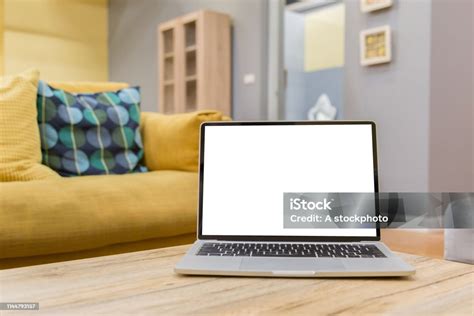 집에서 작업 빈 흰색 데스크톱 화면과 노트북을 사용 하 여 사업가의 모형 이미지 Mars Global Surveyor에 대한 스톡 사진 및 기타 이미지 Mars