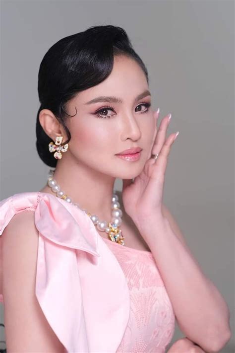 Beautiful Khmer Women 🇰🇭 Sokun Nisa សុគន្ធ នីសា🎙cambodian Singer