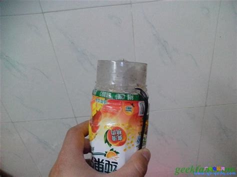矿泉水瓶自制吸尘器 花瓶矿泉水瓶 矿泉水瓶捕鼠器 大山谷图库