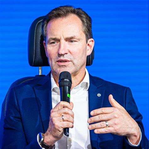 Lavenir De La Voiture Est électrique Conviction De Thomas Schäfer Le Patron De Vw Rts