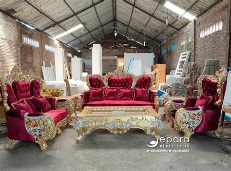 Set Sofa Ruang Tamu Ukir Dengan Perpaduan Warna Yang Mengagumkan