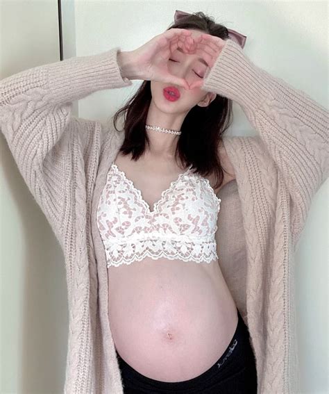 Cute Pregnant Chinese Girl By Xaqara12 On Deviantart