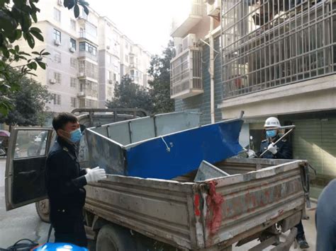 阳新城管依法拆除多处违法乱搭建筑鑫旺
