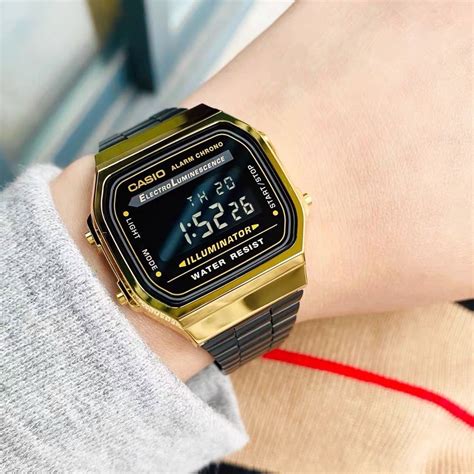 Ca Sio รุ่น A168wegb 1b นาฬิกาเรือนดำกรอบทอง นาฬิกาข้อมือ ชาย หญิงใส่