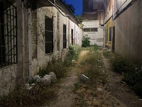 Hartazgo entre los vecinos ante la basura sin control en una céntrica