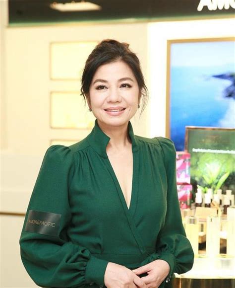 58歲鍾楚紅皮膚鬆弛，臉上皺紋明顯，鼻子變大！網友讚嘆：真實美 每日頭條