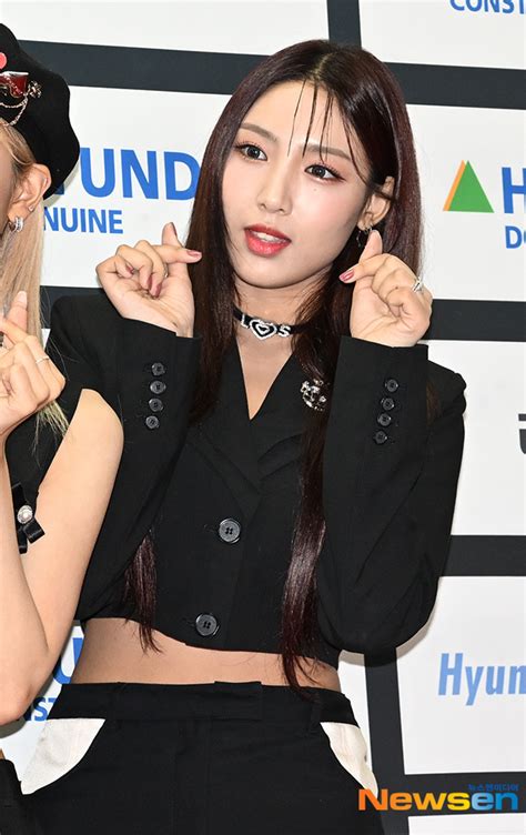 라잇썸 초원 레드립 하트가 포인트 포토엔hd 손에 잡히는 뉴스 눈에 보이는 뉴스 뉴스엔