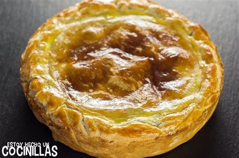 Receta de pastel de pollo y champiñones con hojaldre Cocina británica