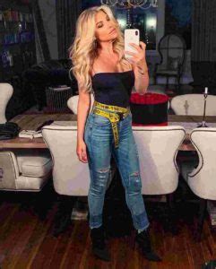 Melanie Collins Cbs Age Wiki Boyfriend Married Must See