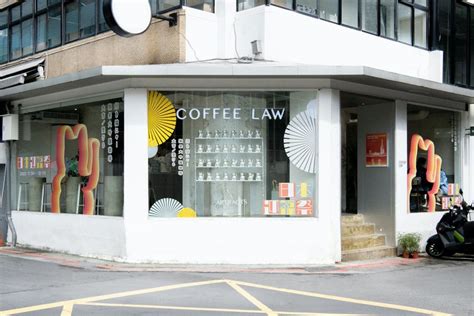 Coffee Law 聯手 Artifacts 迎接日本迎福祭，在敦南店打造32隻銀色招財貓成日系打卡亮點 Traveler Luxe