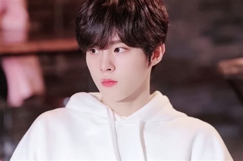 이리 On Twitter 휘핑크림 올려드릴까요 휘핑크림은 됐ㅇ 아니이ㅇ잉아니아니요 누나 휘핑크림 그거 올릴수잇는만큼요