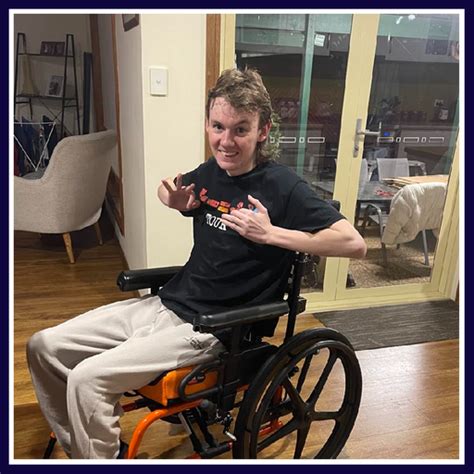 Community Gets Behind Cadet Lance Corporal Toby Holt With A Charity Auction Region Riverina