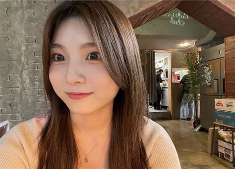 Pin By 🌊🐚 On Female Idols Long Hair Styles Hair Styles Hair Wrap